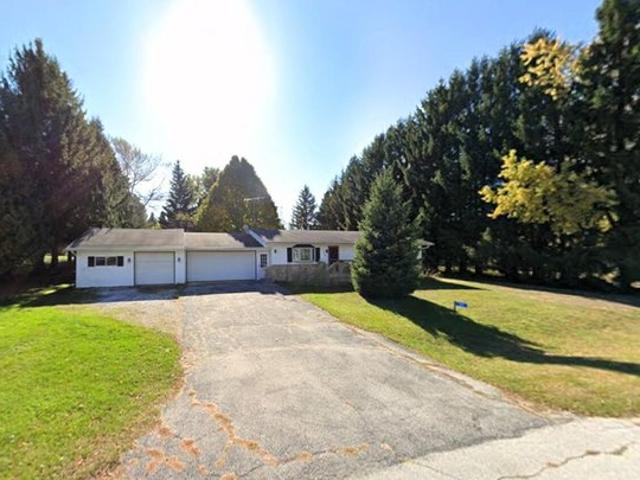 1101 Mallard Ln, Kossuth, WI 54220