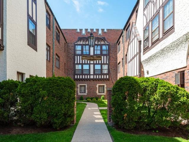 1101 Merrill St Apt M1, Winnetka, IL 60093