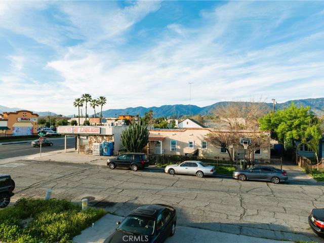 1101 N Mount Vernon
