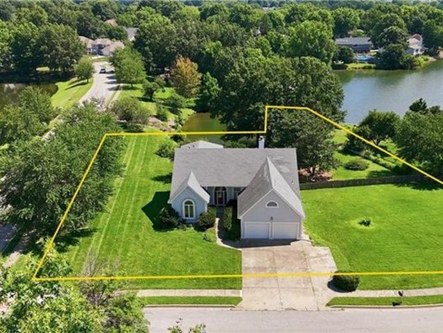 1101 NE Waterfield Village Dr, Blue Springs, MO 64014