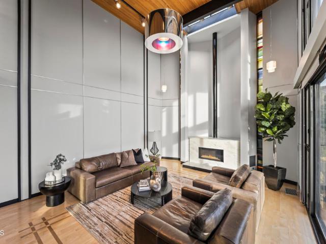 1101 Outlook Lane