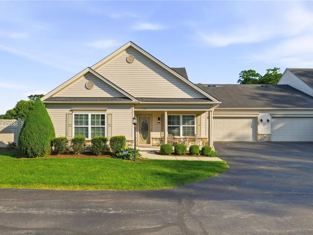 1101 Carriage Ln
