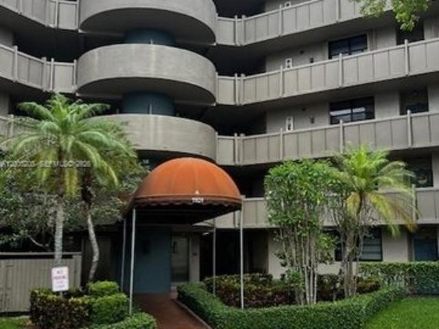 1101 Colony Point Cir Apt 318, Pembroke Pines, FL 33026