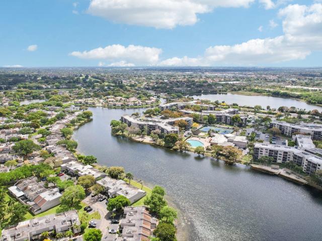 1101 Colony Point Cir, Unit 404, Pembroke Pines, FL 33026 | MLS #B26008