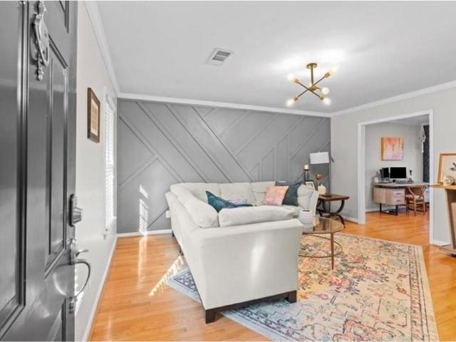 1101 Collier Road NW T5