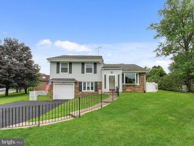 1101 Creswood Rd, Philadelphia, PA 19115
