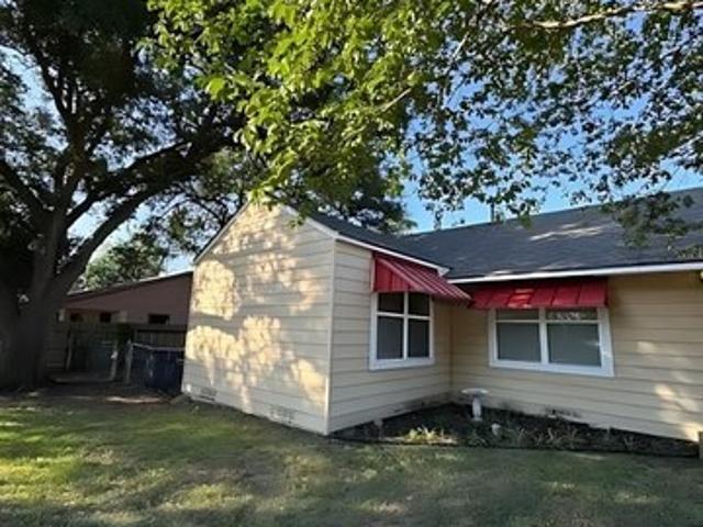 1101 E 30th St, Bryan, TX 77802