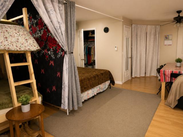 1101 E Algonquin Road # 18