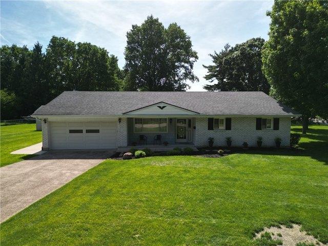 1101 E Bridle Ln, West Carrollton, OH 45449