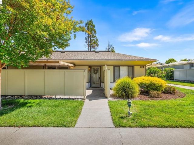 1101 Fairlawn Ct Apt 4, Walnut Creek, CA 94595