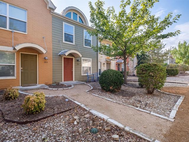 1101 Grove Blvd # 304