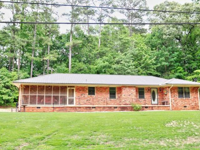 1101 Hawthorn Terrace, West Point, GA 31833