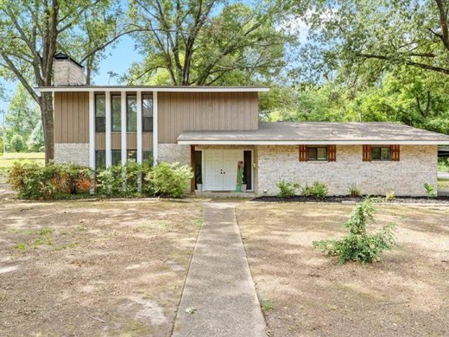 1101 Holly Hill Ln, Mount Pleasant, TX 75455