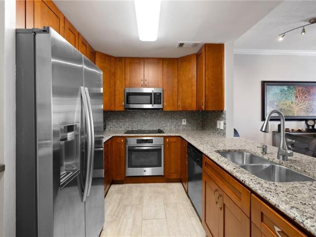 1101 Juniper Street NE 1216