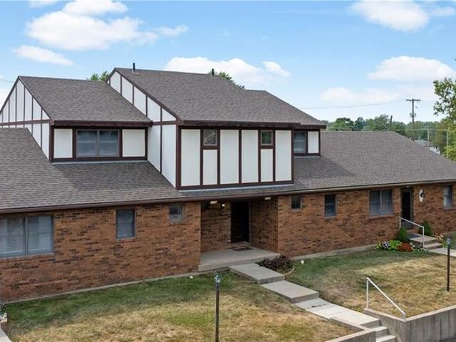 1101 Jeff Cir, Paola, KS 66071