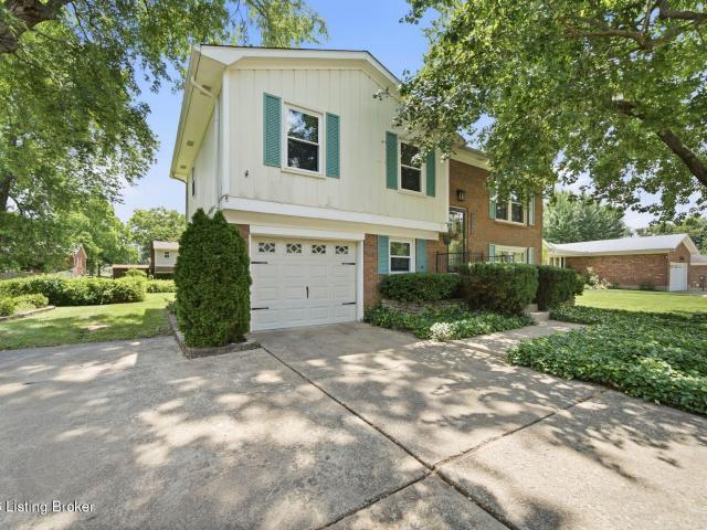 1101 King Arthur Ln