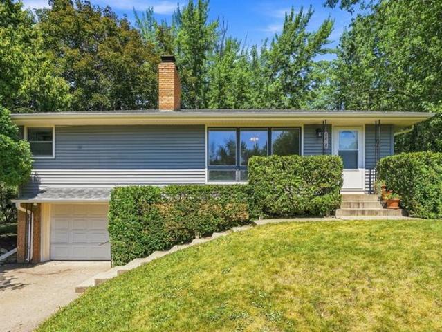 1101 Lynde Dr NE, Fridley, MN 55432