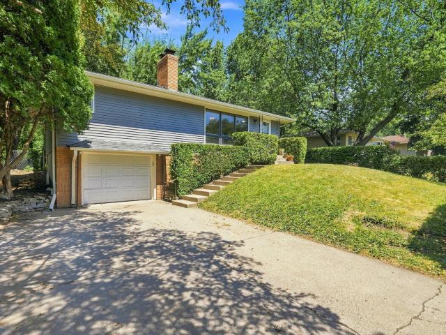 1101 Lynde Drive NE