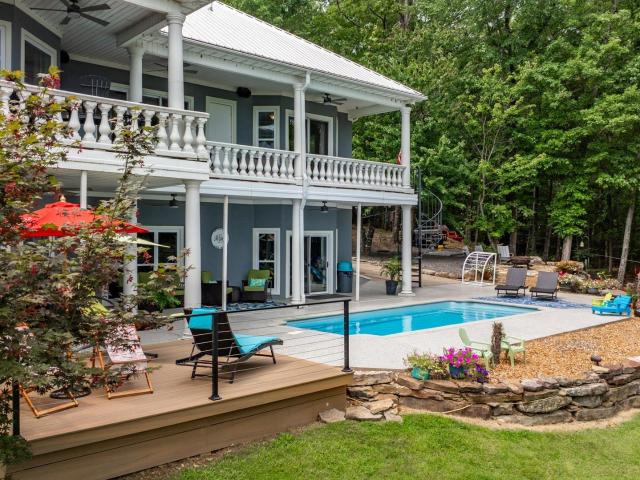 1101 Lakefront Road