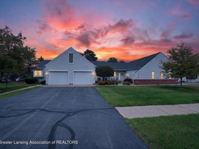 1101 Sunview Dr, Saint Johns, MI 48879