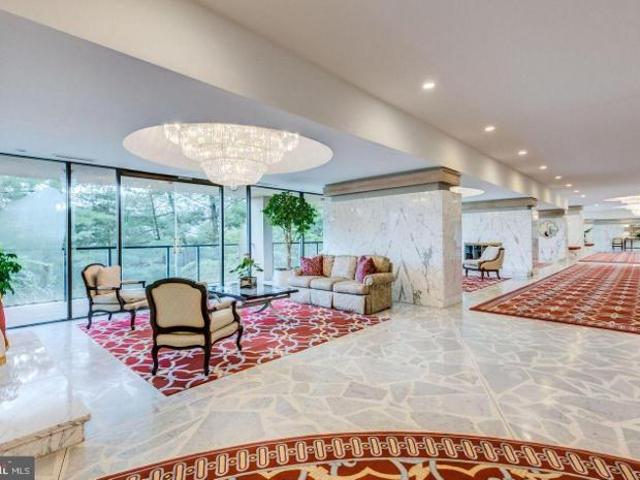 1101 S Arlington Ridge Rd #412, Arlington, VA 22202