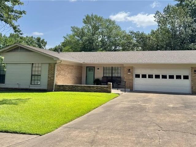 1101 S Laredo Ave, Russellville, AR 72801