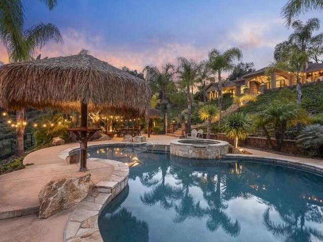 1101 Sierra Linda Dr, Escondido, CA 92025