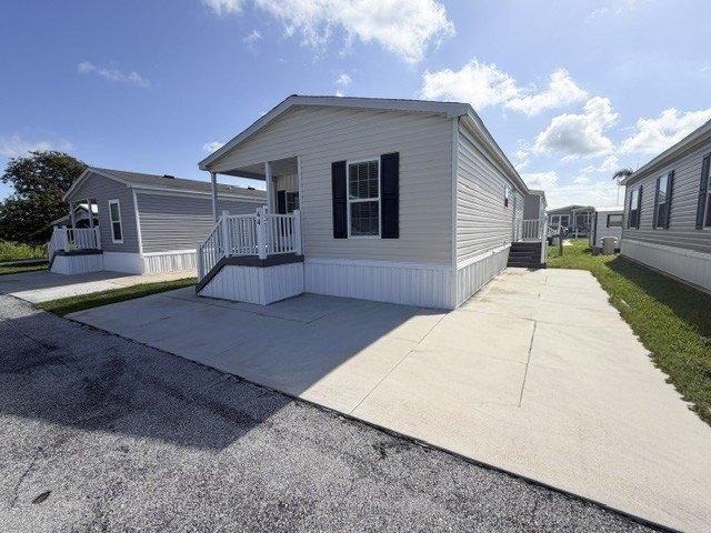 1101 W Commerce Ave # MH044, Haines City, FL 33844