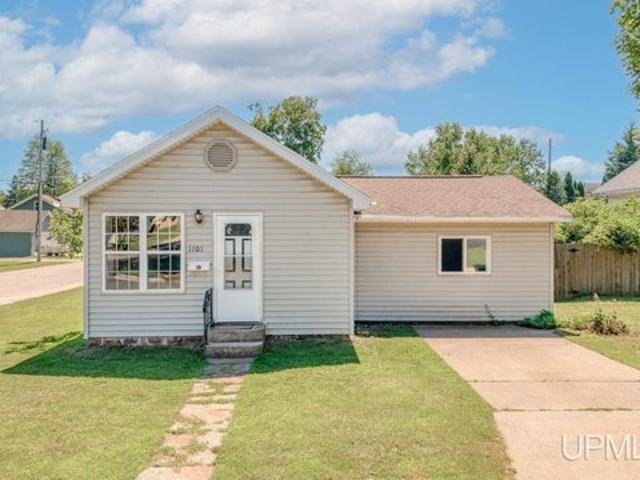 1101 W Hughitt St, Iron Mountain, MI 49801