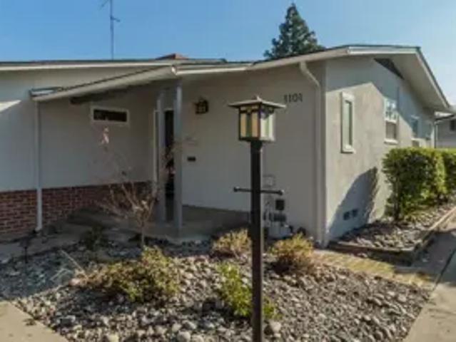 1101 W Westcott Ave, 3 beds, 2 full baths