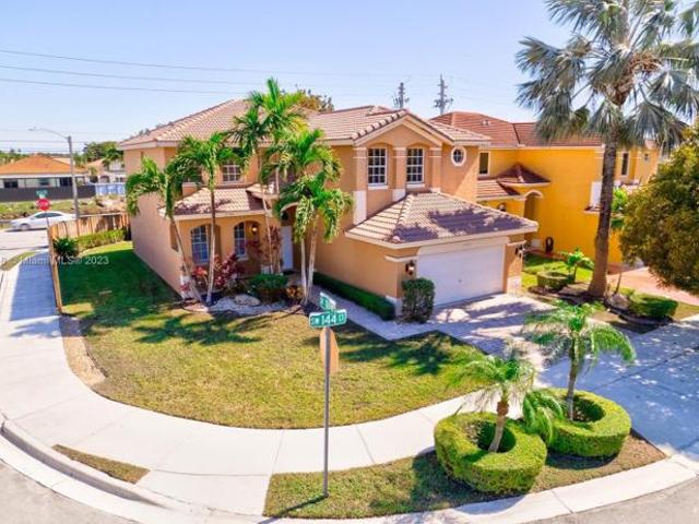 1101 144th Ct SW, Miami, FL 33184