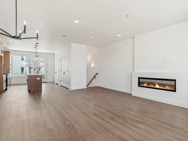 11023 S Freestone Rd Unit 122, South Jordan, UT 84009