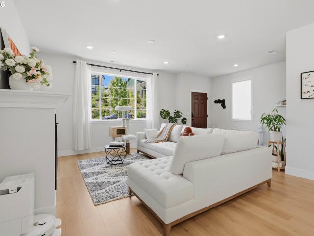 11023 sw stockholm dr