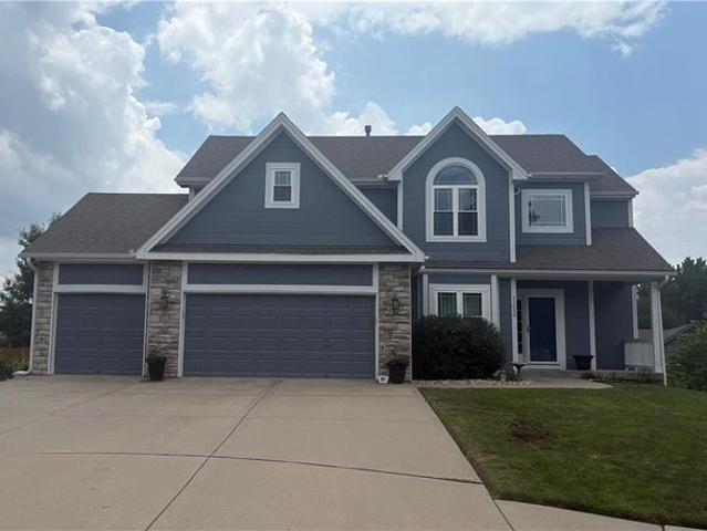 11020 N Tullis Ct, Kansas City, MO 64157