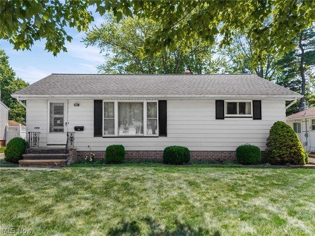 11021 Schwab Dr, Parma, OH 44130