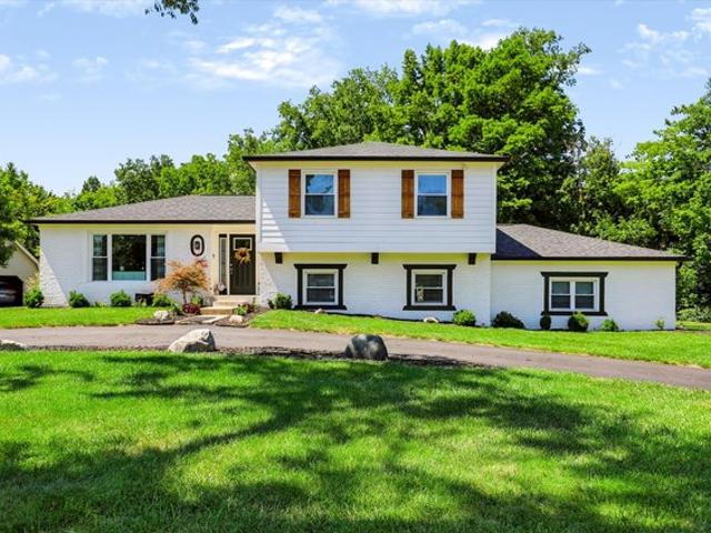 11024 W Lakeshore Dr, Carmel, IN 46033