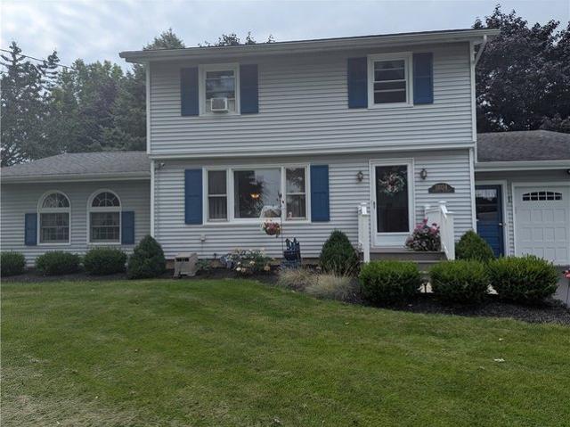11024 Furness Pkwy, Medina, NY 14103