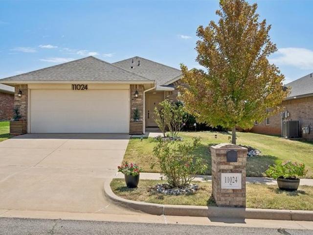 11024 NW 95th St, Yukon, OK 73099