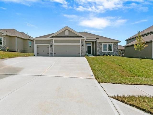 11028 N Corrington Ave, Kansas City, MO 64156