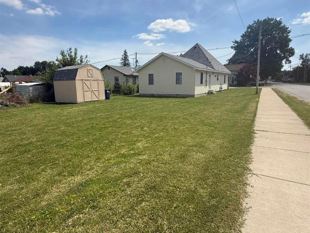 1102 Myrtle Streets