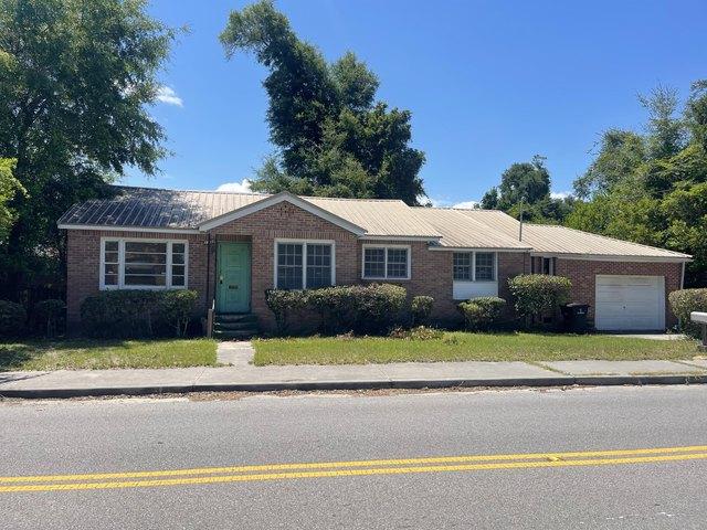 1102 N Lemacks St, Walterboro, SC 29488