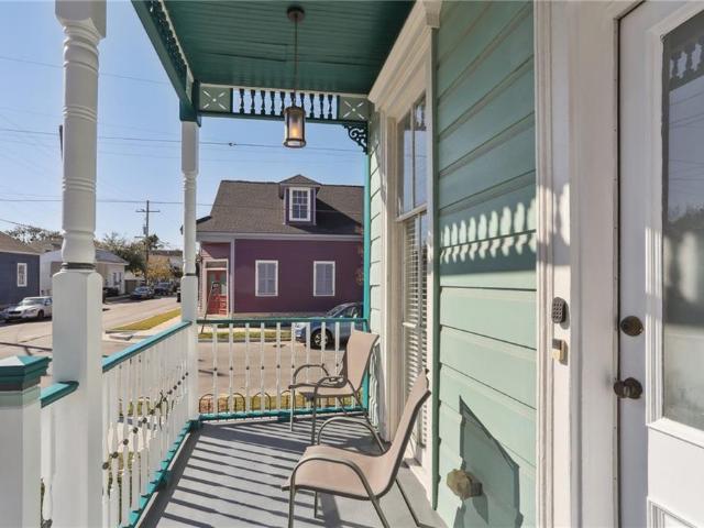 1102 Adams Street