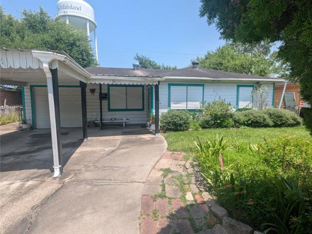 1102 Appomattox Drive N