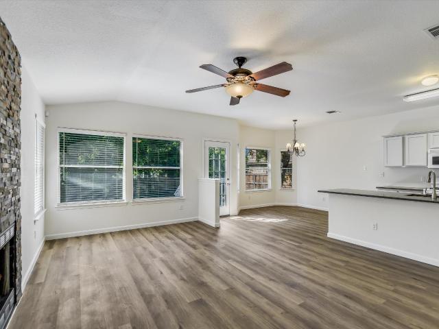 1102 Brashear Ln