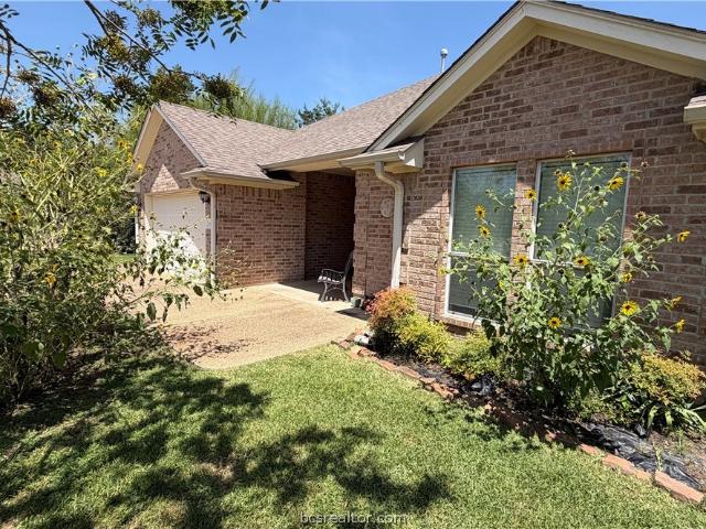 1102 Crested Point Court