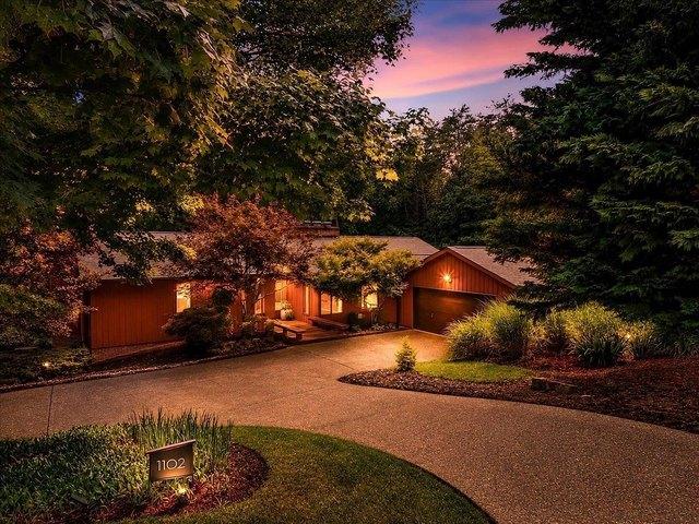 1102 Deerfield Dr, Blacksburg, VA 24060