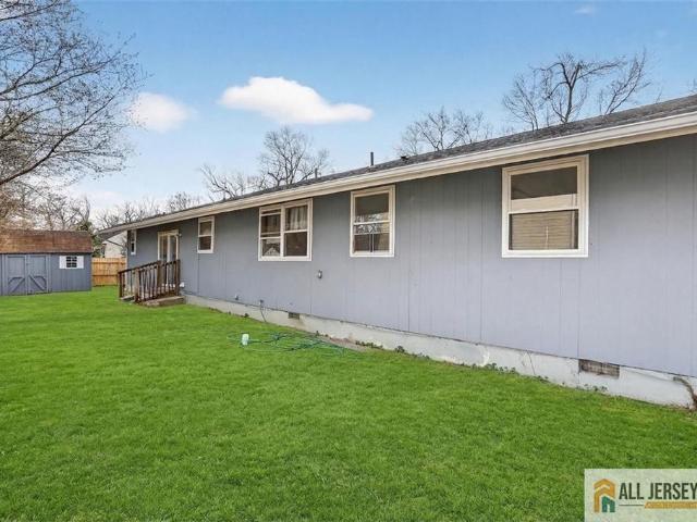 1102 Evergreen Boulevard