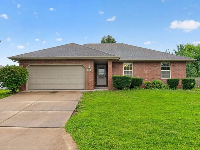1102 E Chesapeake Dr, Ozark, MO 65721