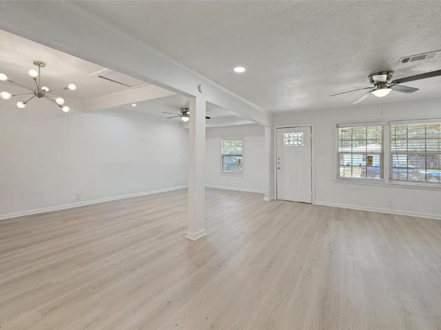 1102 E Lovers Lane