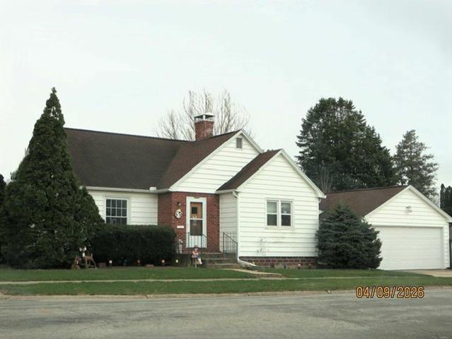 1102 F Ave, Grundy Center, IA 50638
